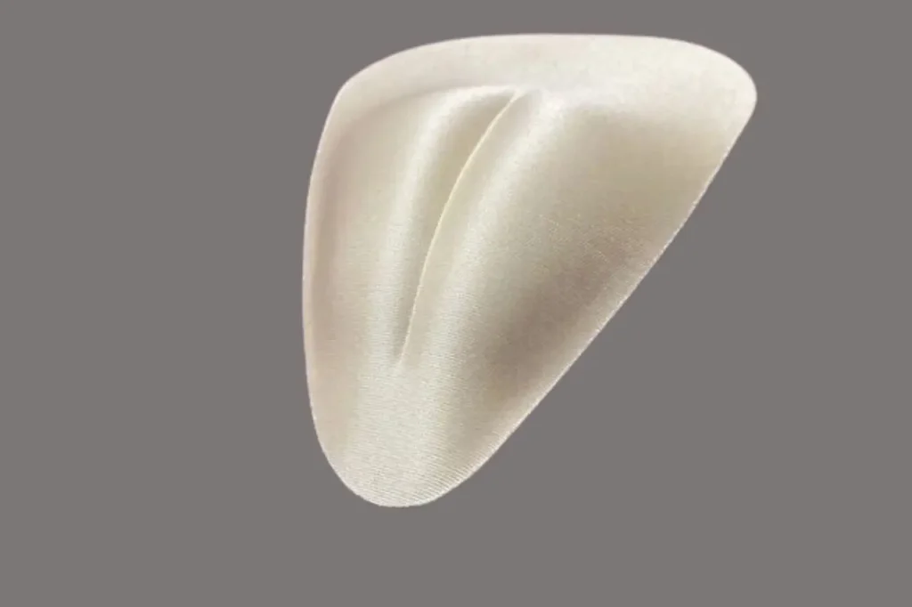 How to Wear a Fake Camel Toe